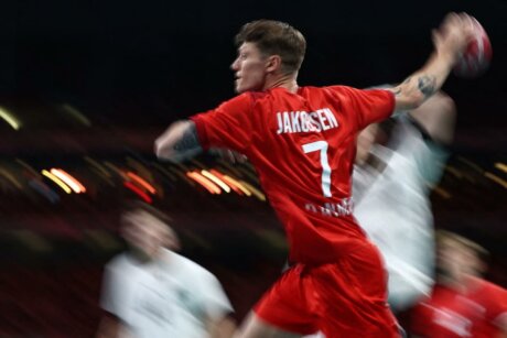 Fodbold i TV i dag → Se Dagens Fodboldkampe i TV & Stream