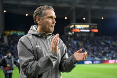 Fodbold i TV i dag → Se Dagens Fodboldkampe i TV & Stream